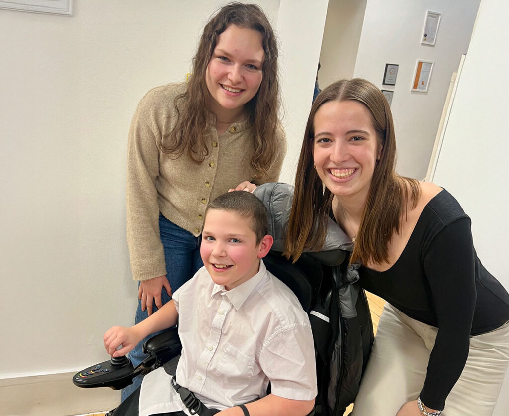 Children and Young People (CYP) Activities Volunteer - Centre404